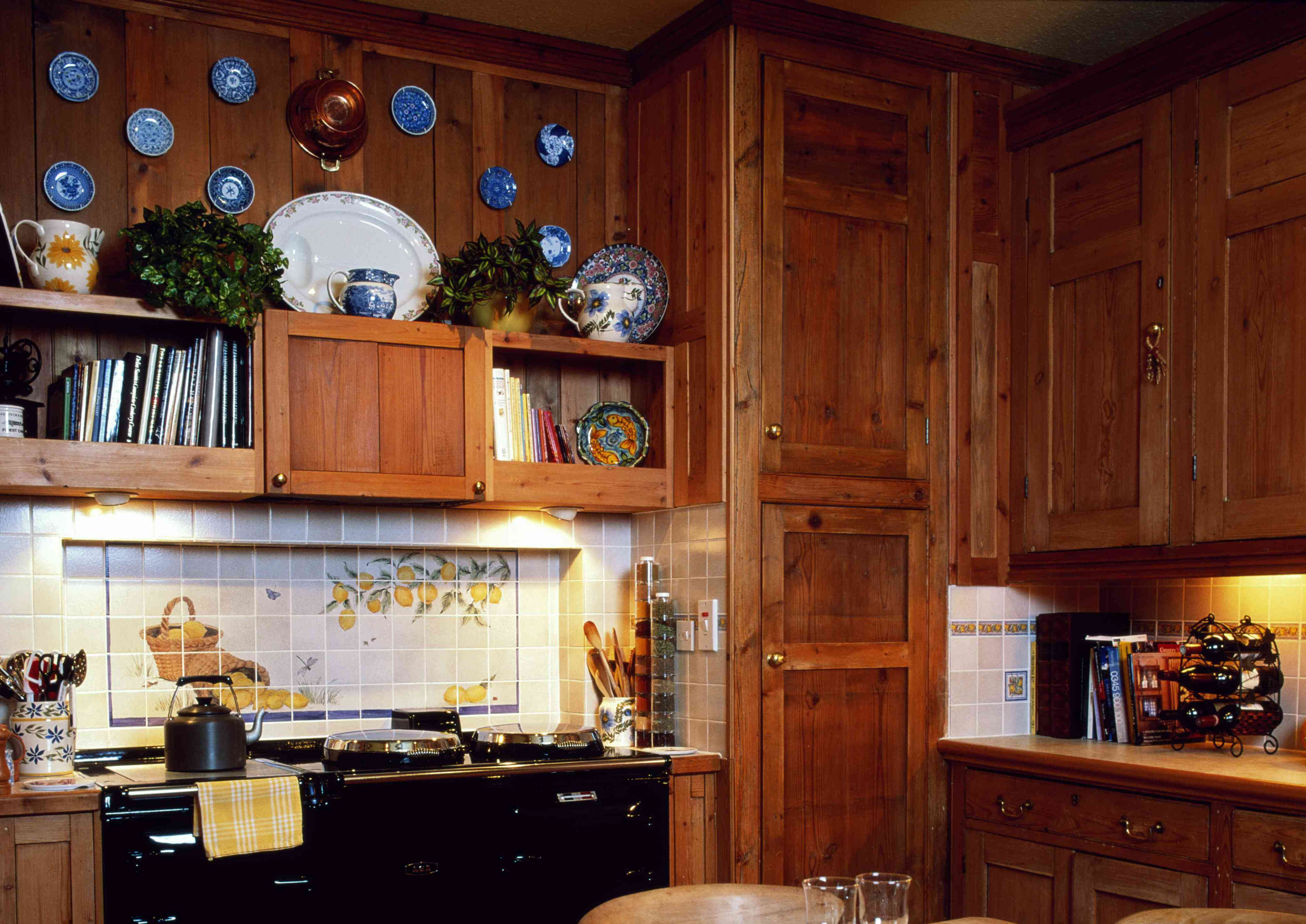 90s Interior Design Is Back—Here’s How to Incorporate It Into Your Home