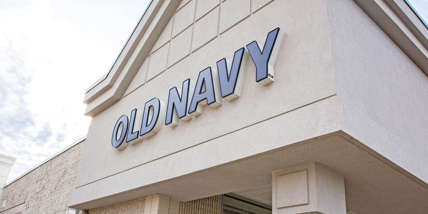 Old Navy's President's Day sale is still happening! Flare jeans, tees ...