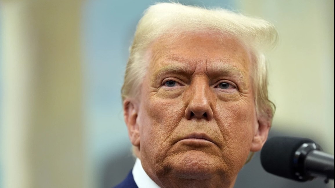 'Nobody watches CNN anymore': Donald Trump clashes with reporter ...