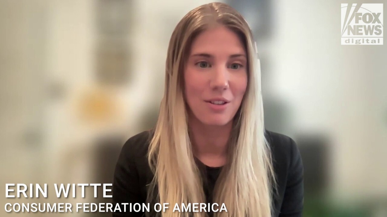 Court throws out airline junk fee transparency rule