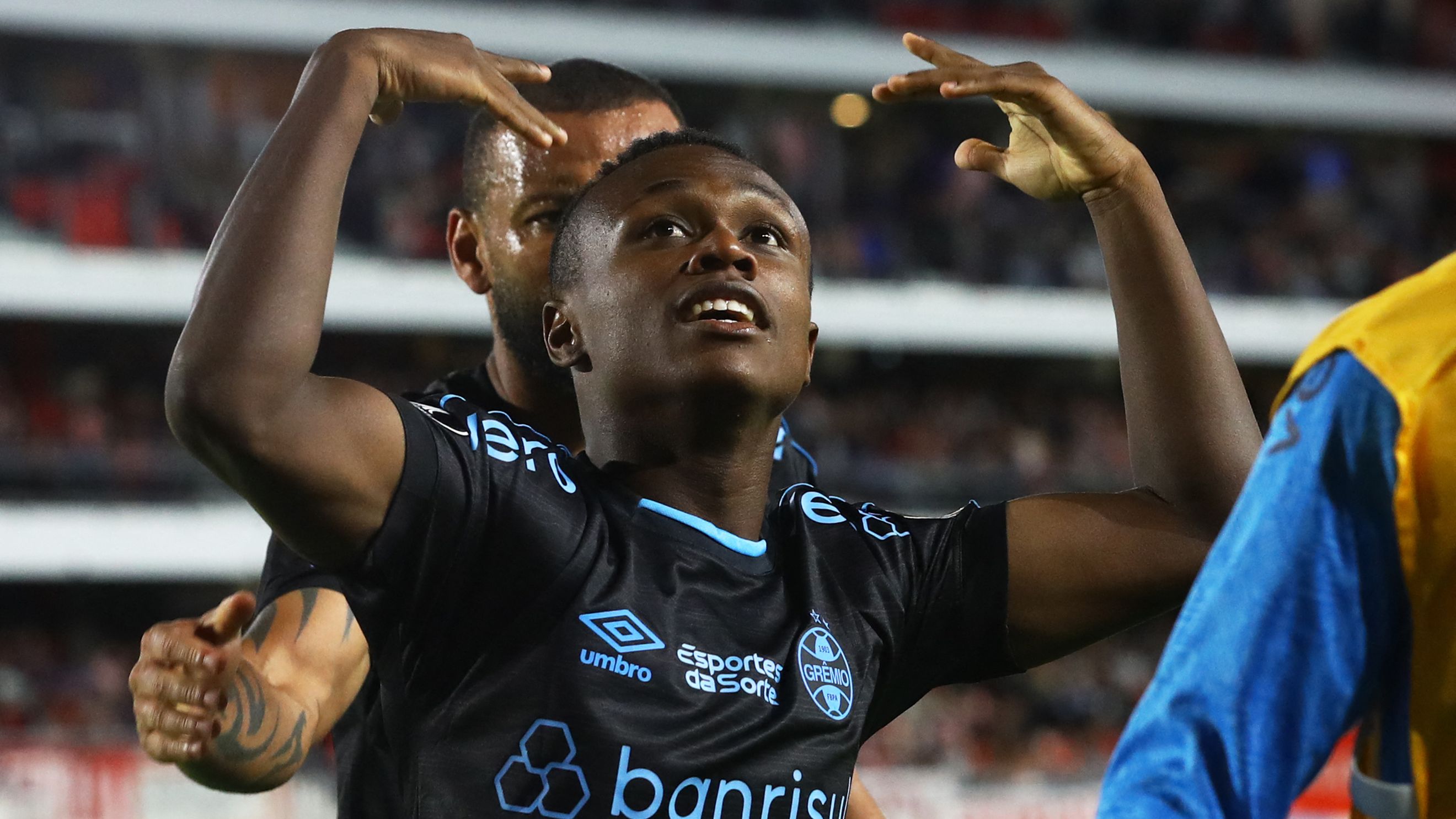 Quem é Nathan Fernandes, jovem atacante que o Botafogo comprou do Grêmio