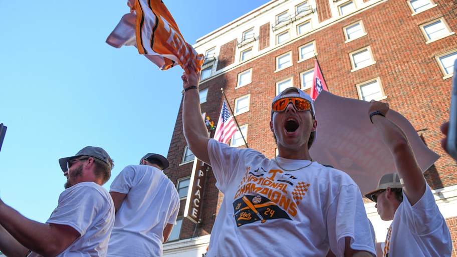 Tennessee Baseball Fans React to New Uniforms