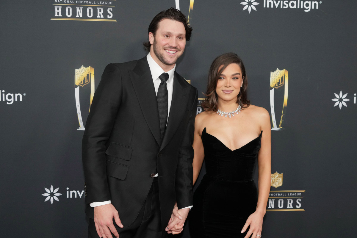 Josh Allen, Hailee Steinfeld's 'Love' Gets Beautiful Take From 'Happy ... Josh Allen, Hailee Steinfeld's 'Love' Gets Beautiful Take From 'Happy ...