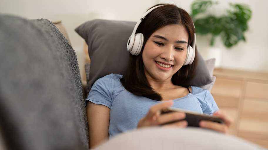 Reuters Created a Cozy Video Game to Explain Why People Love Relaxing Play