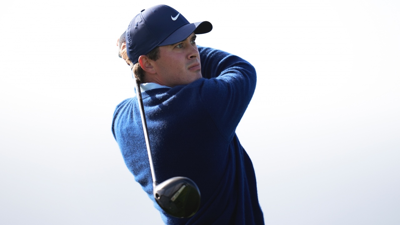 Davis Thompson leads by one over Scottie Scheffler at Torrey Pines