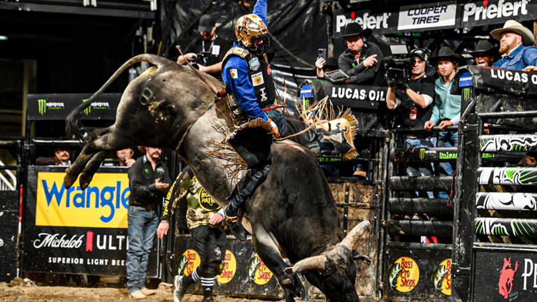 Queensland cowboy riding high towards drought-breaking world title and ...