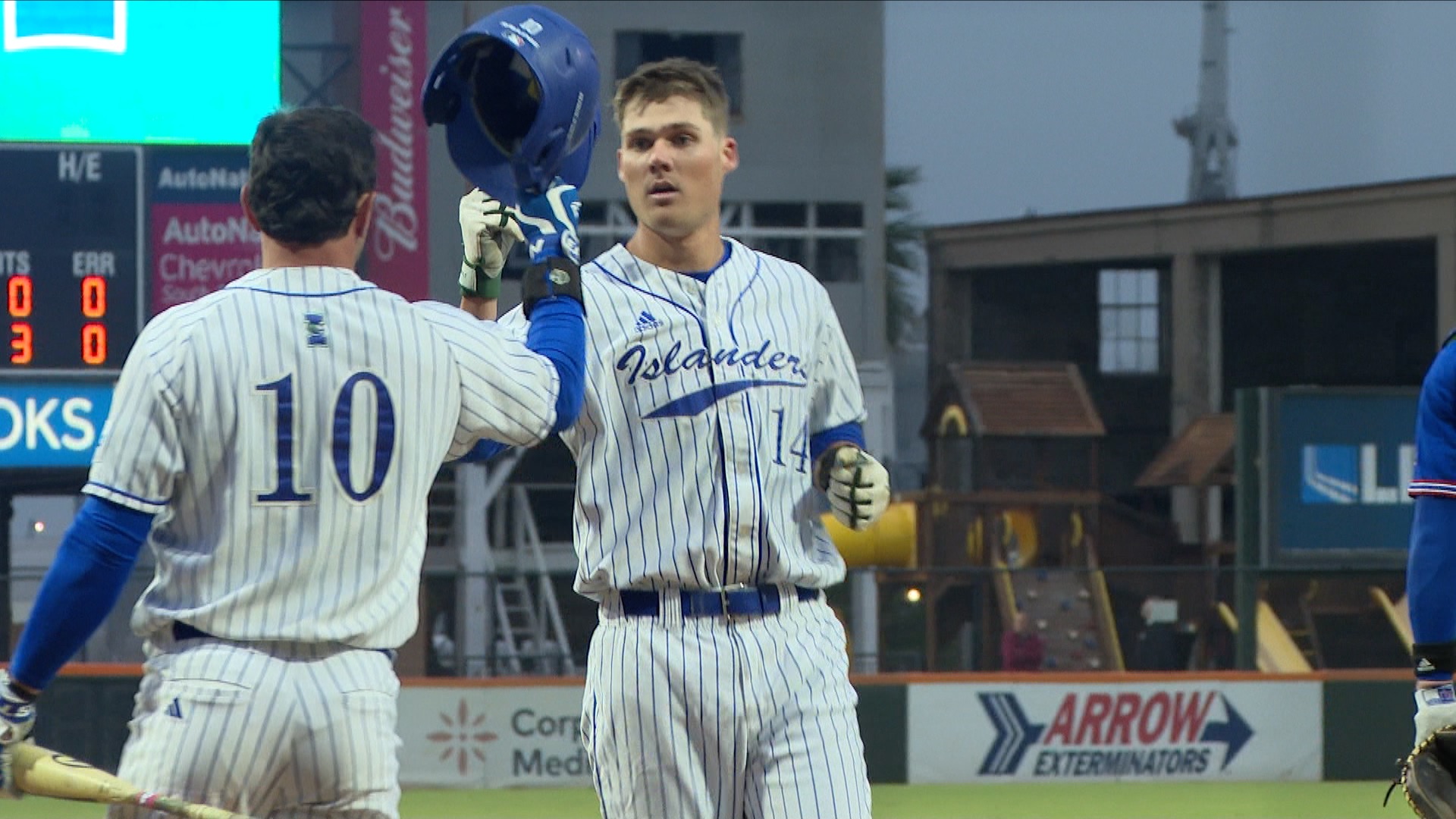 Islanders baseball falls 8-5 to Kansas in game 1 of 2025 season opener