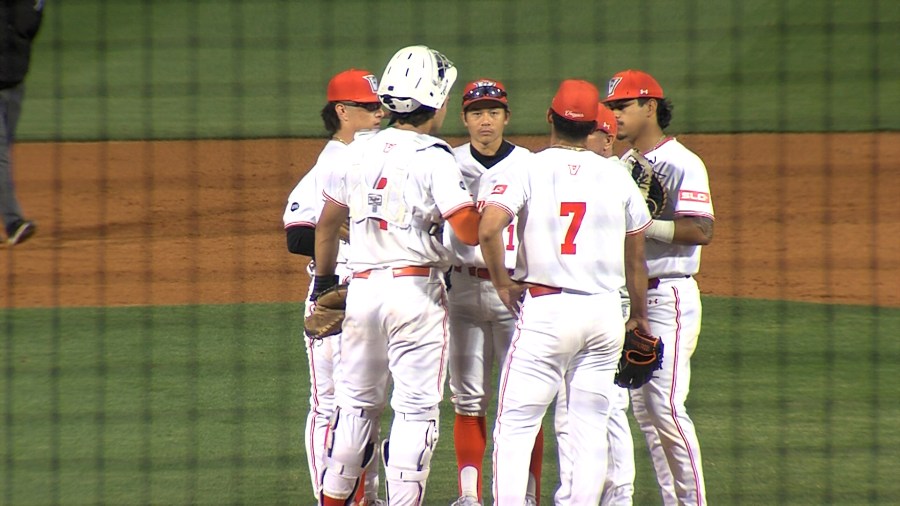 UTRGV baseball opens season with 8-4 victory against Southern Illinois