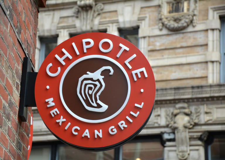 Bill Ackman’s Pershing Square slashes stake in Chipotle, continues to ...