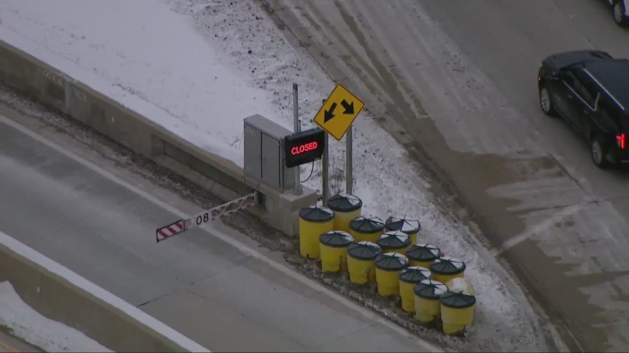 Closure: WB Ontario Street ramp to NB Kennedy reversible express lanes