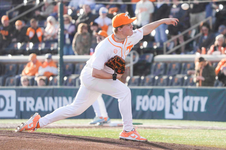 Liam Doyle dazzles as Tennessee baseball starts national title defense ...
