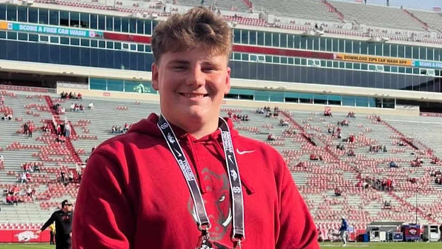 Get to Know Under the Radar 2027 Lineman Colby Castling