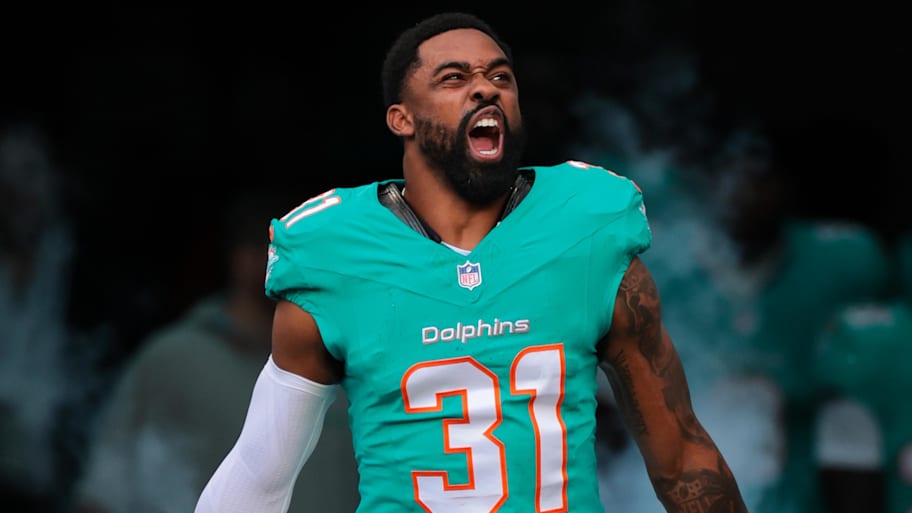 Running back with ties to Buccaneers OC Josh Grizzard reportedly being ...