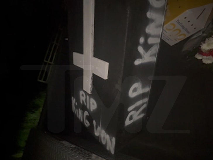 Tekashi 6ix9ine Receives Fake "King Von" Casket at his Home, Cops ...