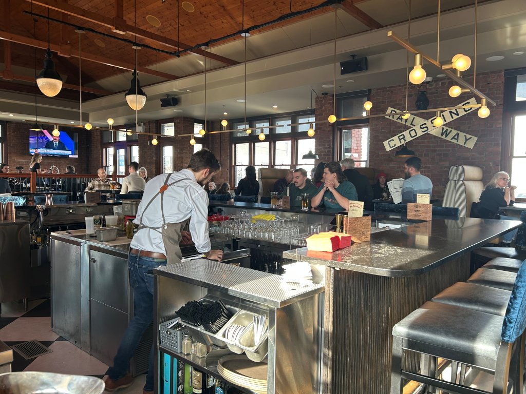 Kelowna restaurants report little to no impact from 2-month GST holiday ...