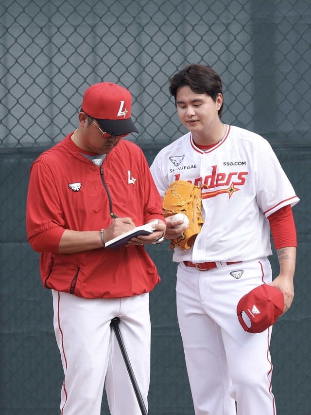 데뷔 첫 20홀드 찍었는데…제2의 김광현과 트레이드, 'KT→SSG' 155km 1차지명 이적생 "승홀세 30개 이상"