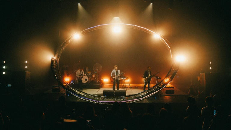 ประทับใจปิดฉากทุกการจากลา คอนเสิร์ตปิดอัลบั้มจาก”CLOCKWORK MOTIONLESS”