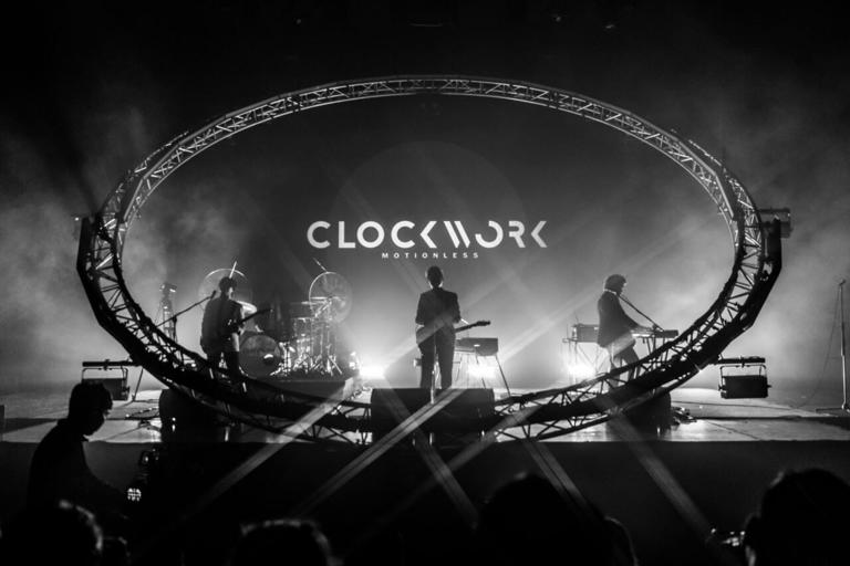 ประทับใจปิดฉากทุกการจากลา คอนเสิร์ตปิดอัลบั้มจาก”CLOCKWORK MOTIONLESS”