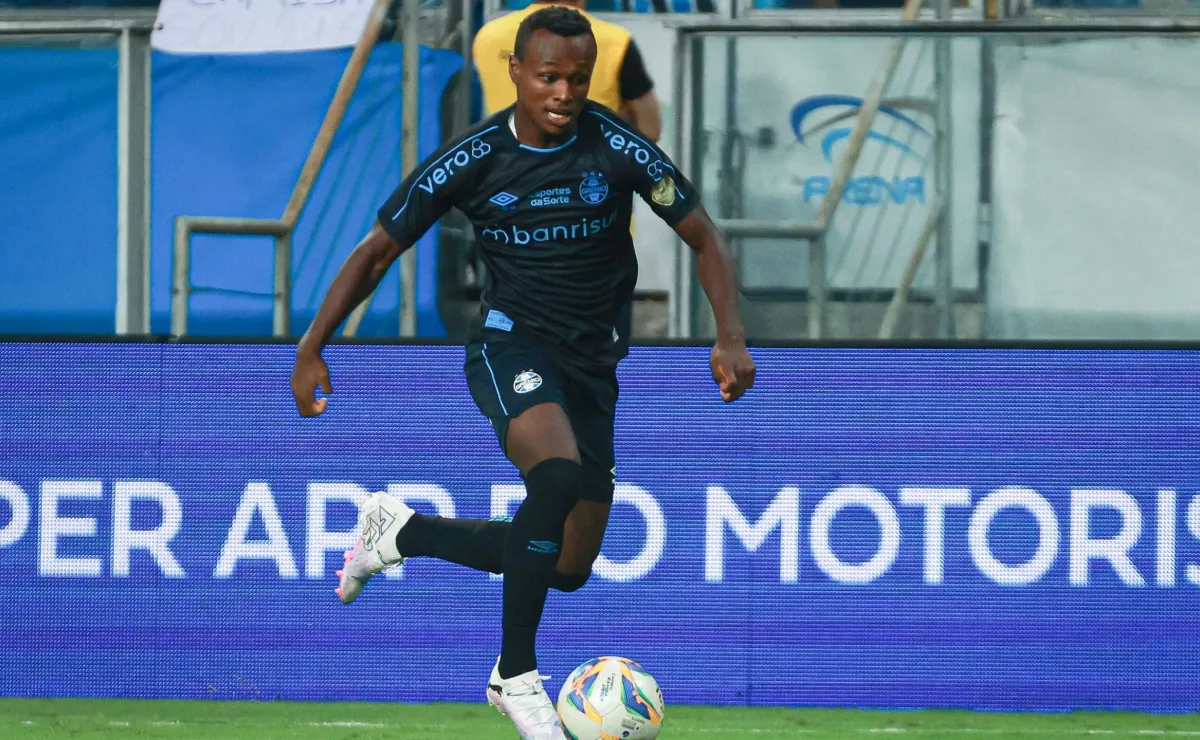 Nathan Fernandes é regularizado no BID da CBF, mas sua estreia pelo ...