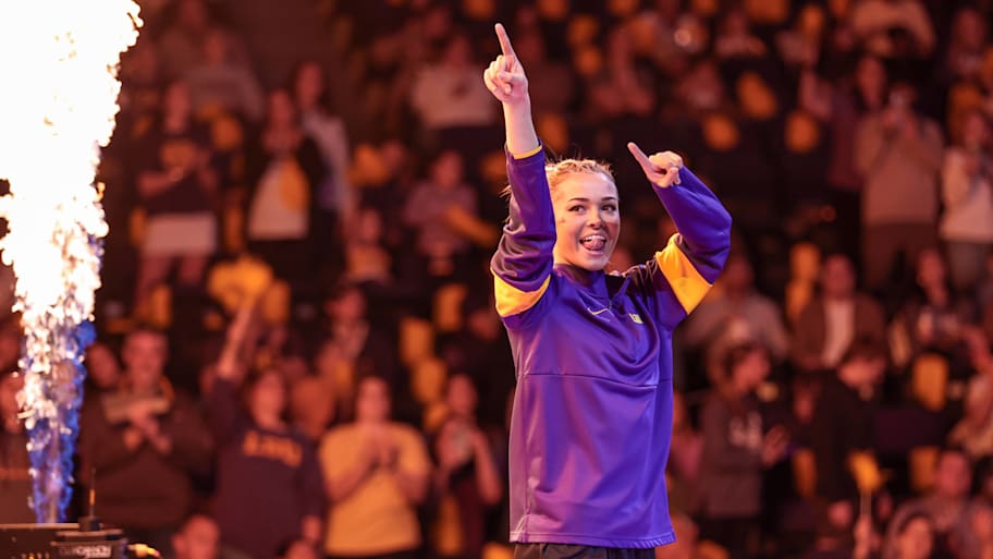 Livvy Dunne celebrates LSU gymnastics' upset win over Oklahoma with 5 ...