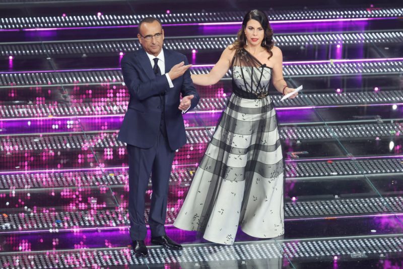 Geppi Cucciari show a Sanremo 2025, tutte le stilettate al governo e ...
