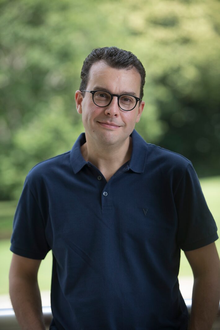 Ele quis trabalhar até na lua de mel, mas depois largou tudo e foi ...