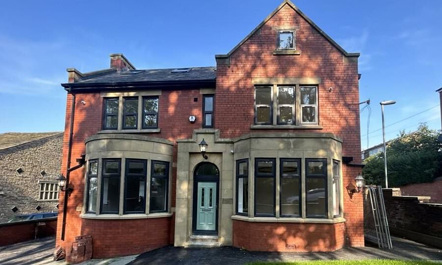 'Beautiful' periodic home slammed as 'sterile' and 'soulless'