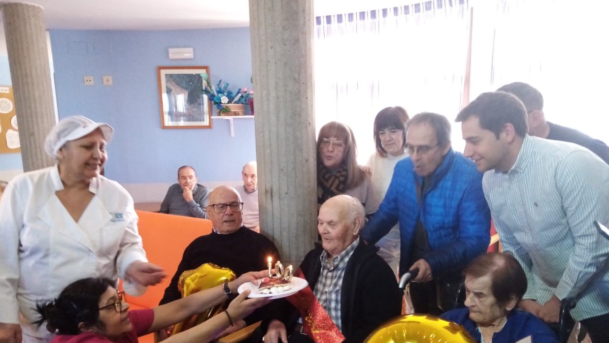 Centenario en el Moncayo: el agredeño Manuel Cacho Ruiz celebra en ...