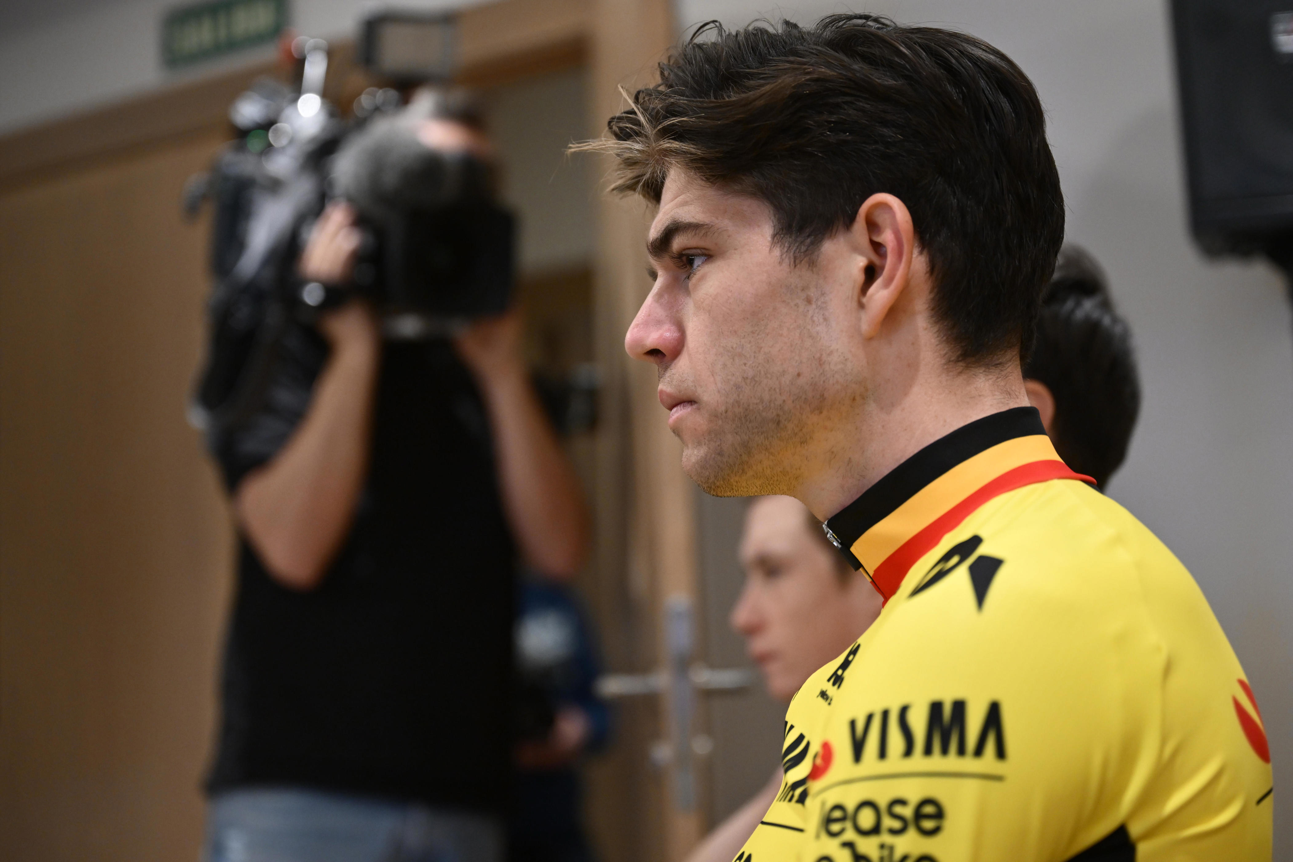 Wout van Aert klaar voor een vliegende start: 'Een koers op gravel doet ...