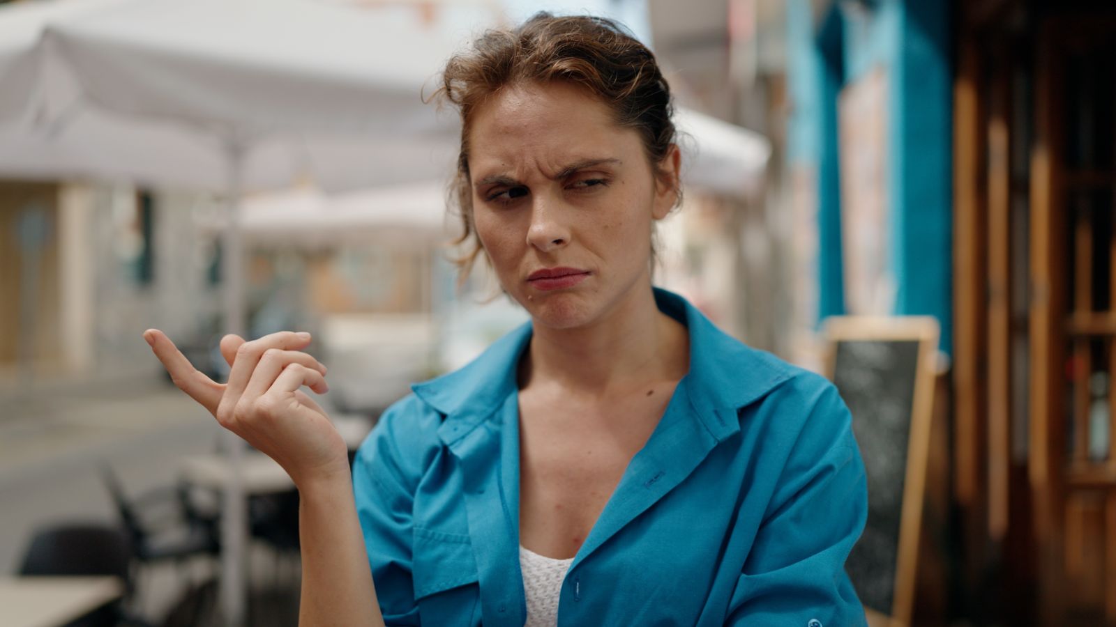 17 “Polite” Habits That Are Secretly Pretty Rude