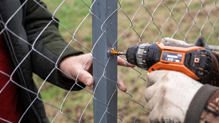 Common Mistakes To Avoid When Installing Chain Link Fence