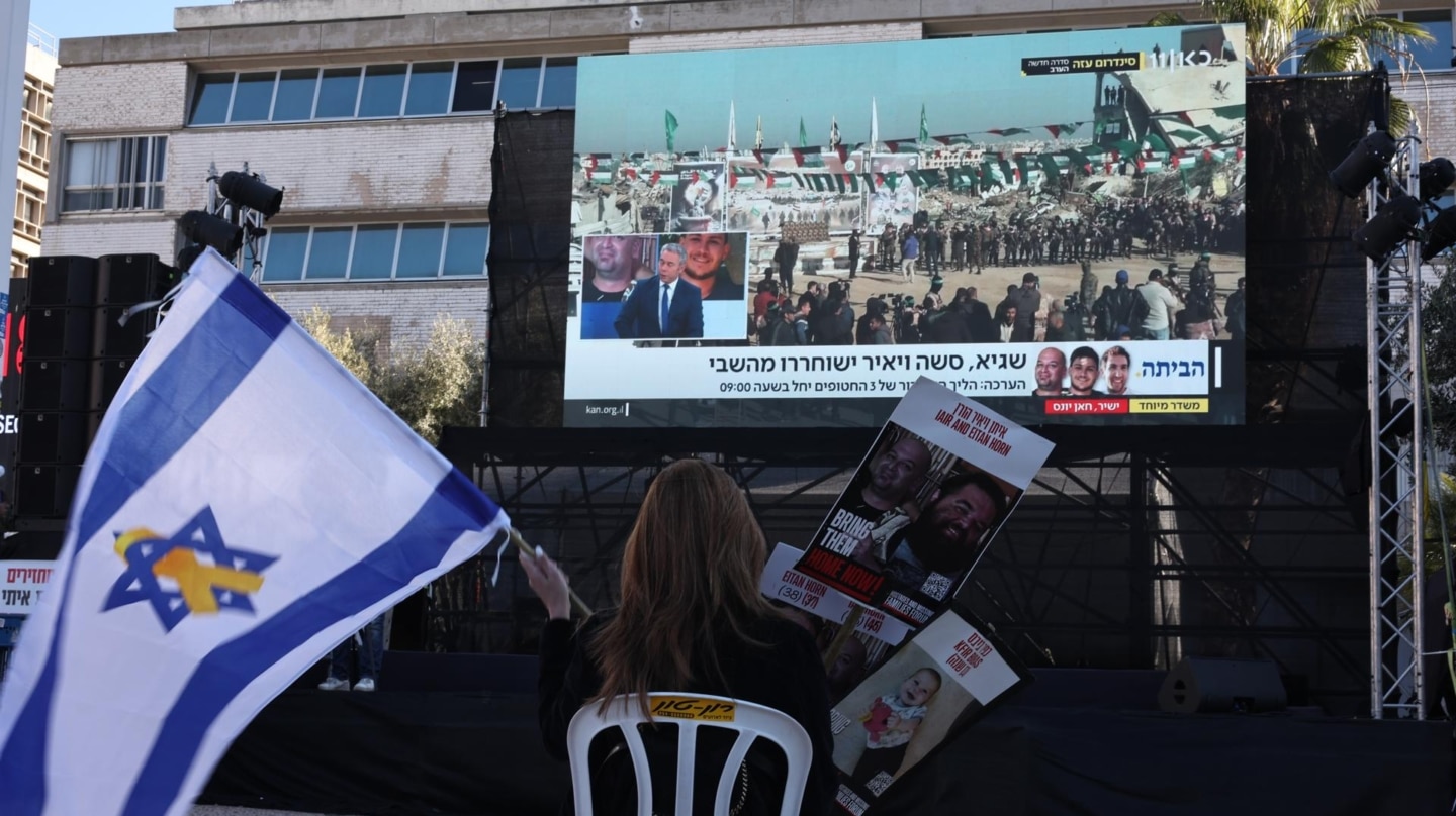 Hamás libera a otros tres rehenes israelíes con un mensaje en forma de ...