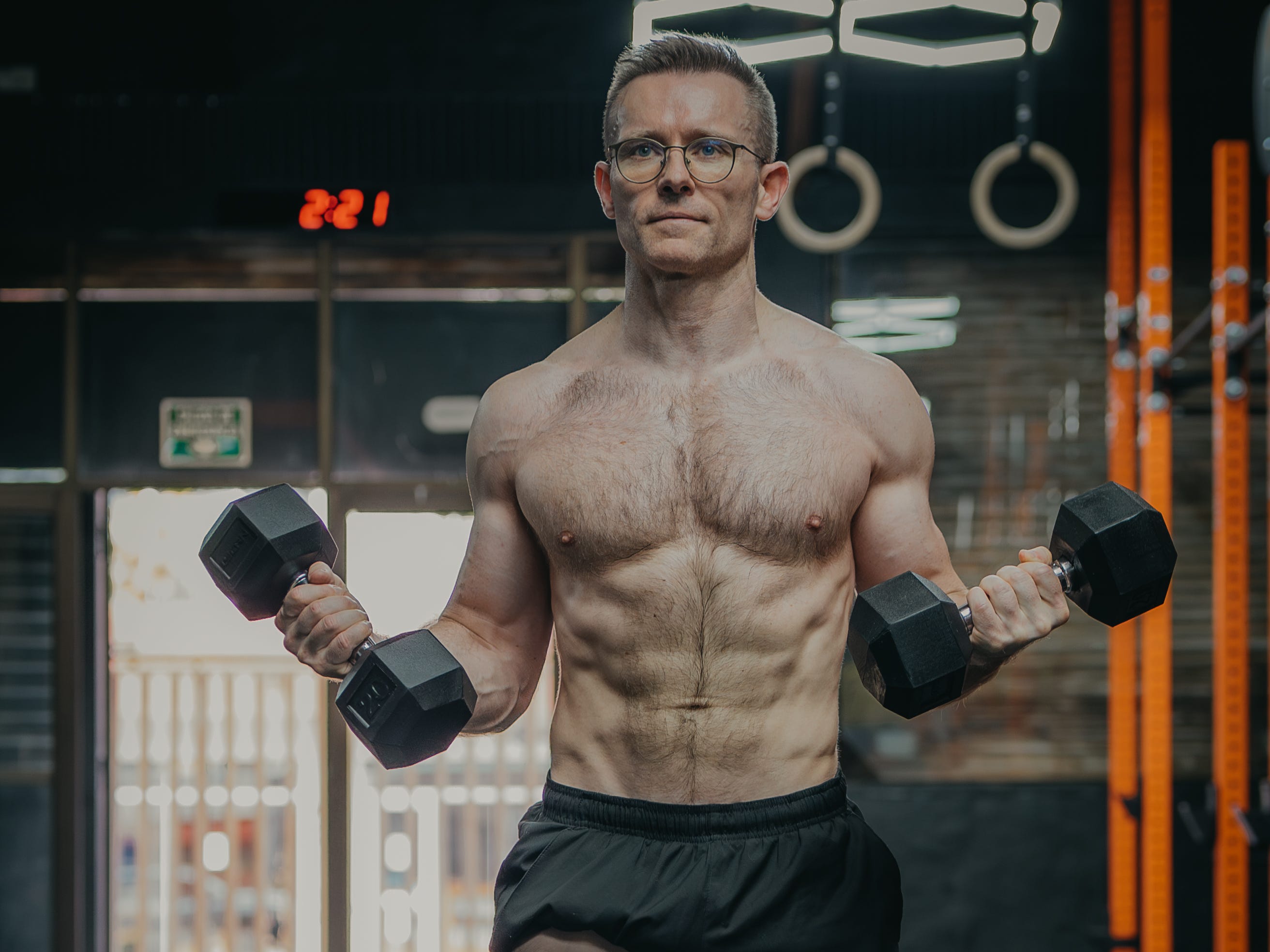 A man in his 40s made 3 changes to his diet and workouts to build ...