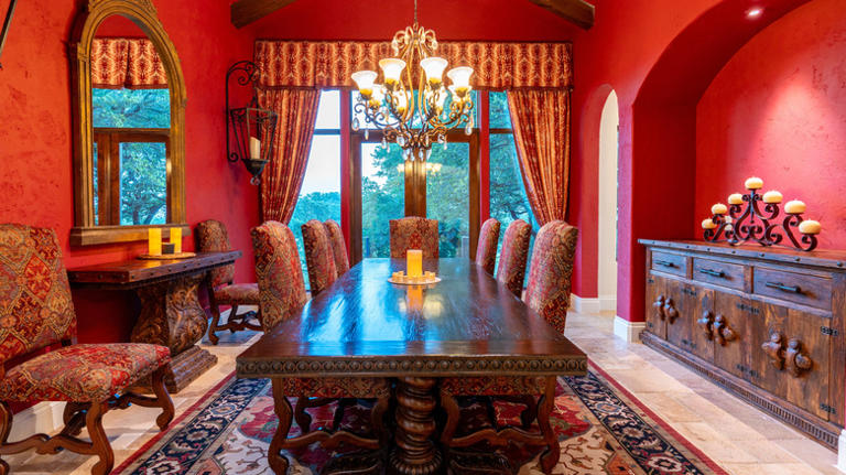 5 Colors You Should Never Paint Your Dining Room