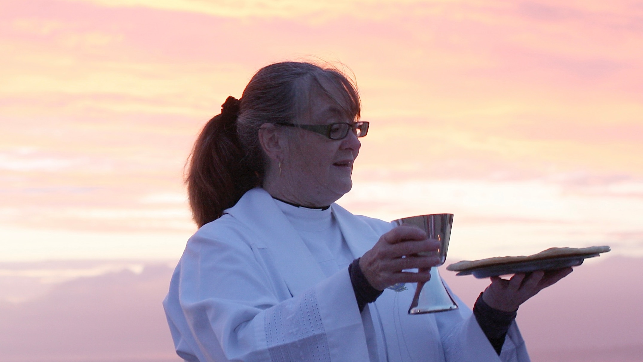 How Reverend Lynda McMinn stays upright in a church where women priests ...