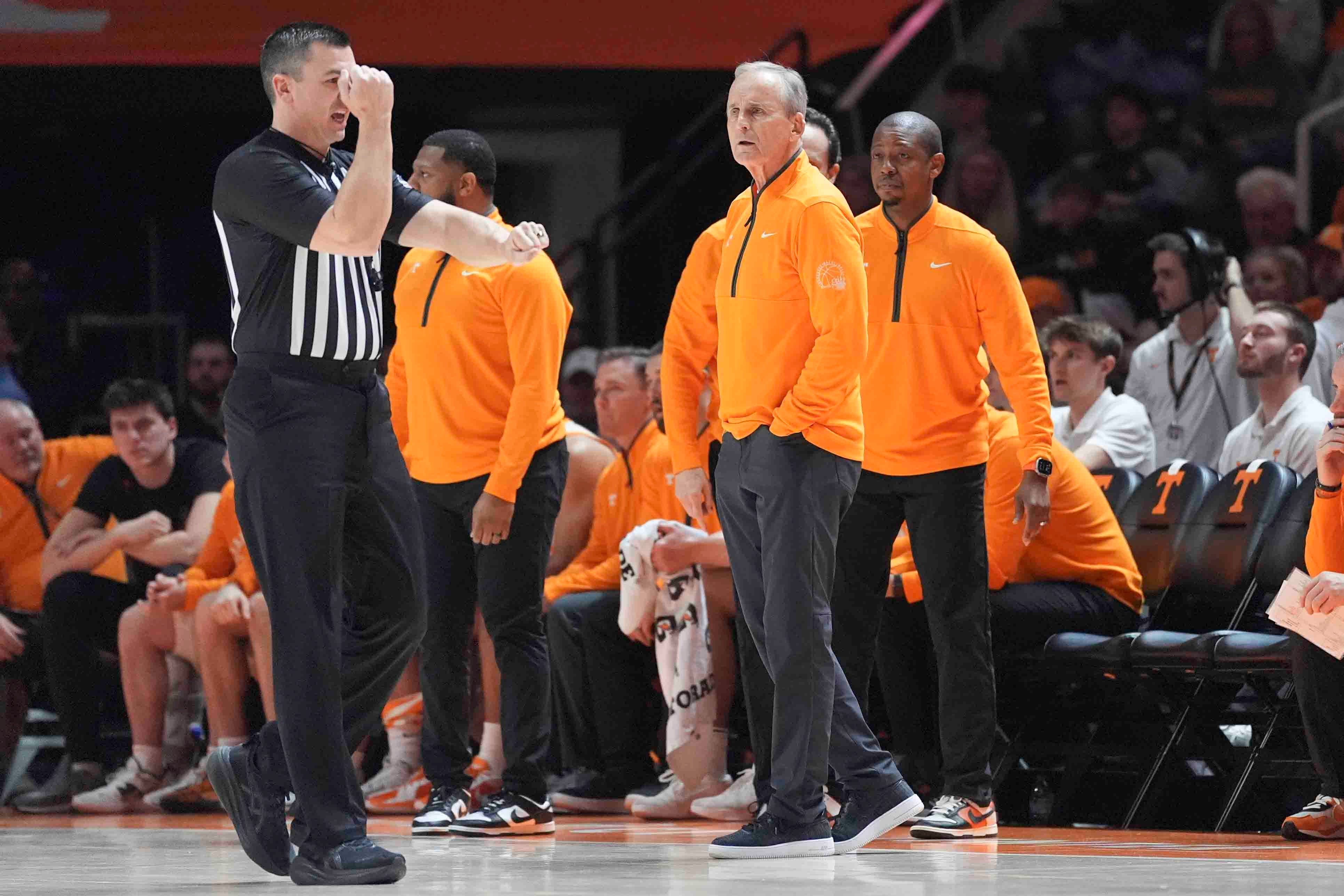 Reader defends Rick Barnes while another rips Tennessee basketball ...