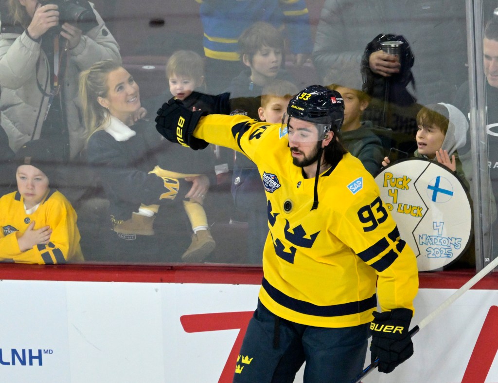 Mika Zibanejad shares emotional moment with family before scoring 4 ...