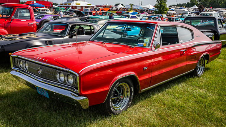 6 Classic Cars That Featured Bench Seats
