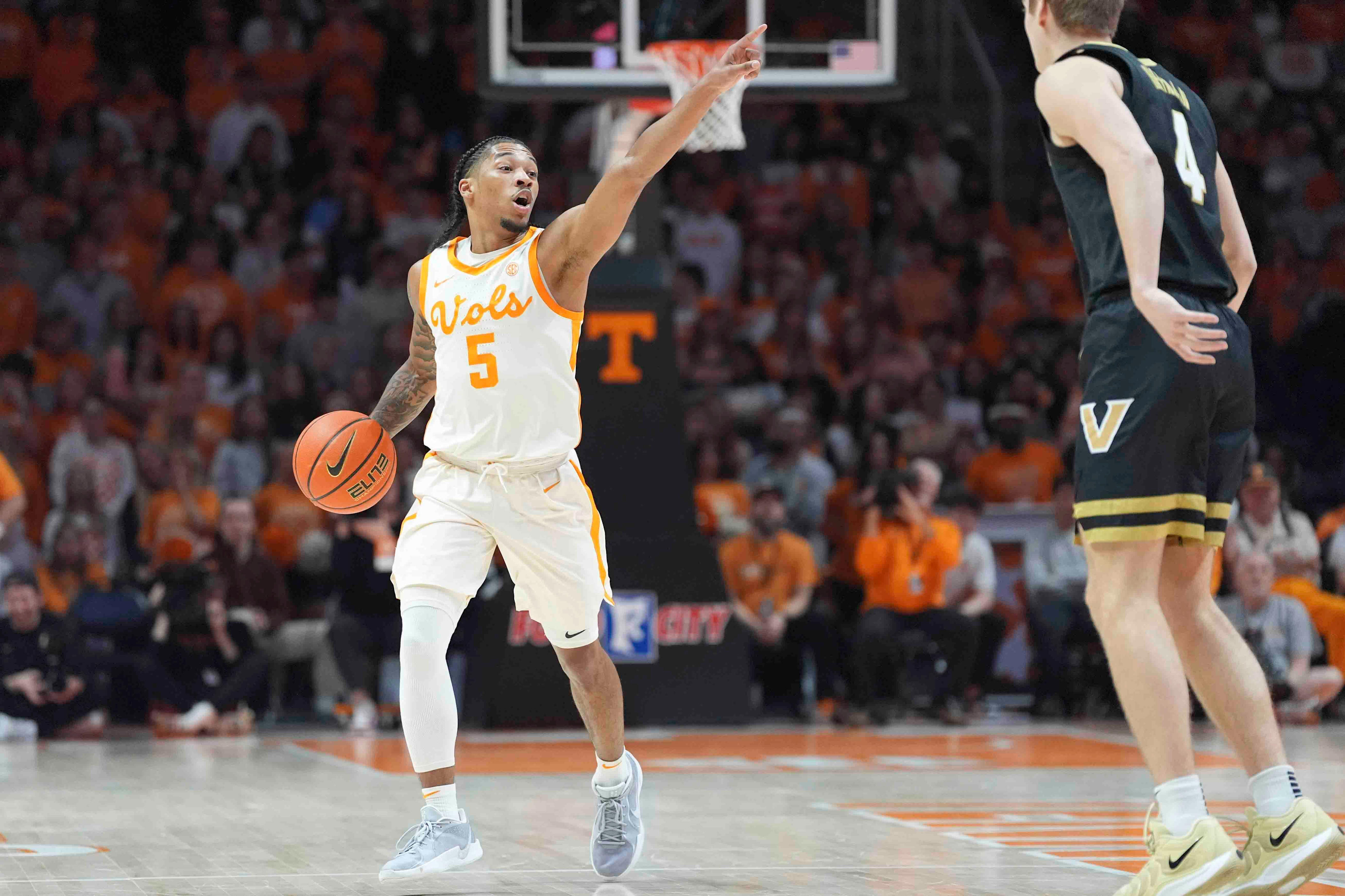 Vols comeback to defeat Vanderbilt