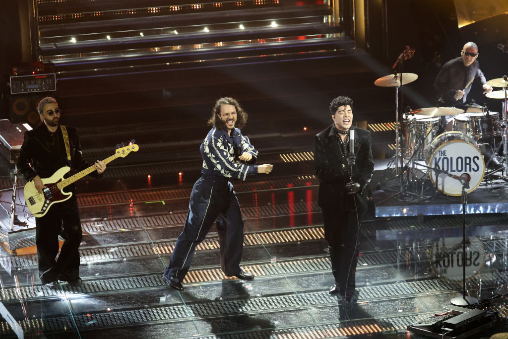 Sanremo 2025, l’incursione di Fru con i The Kolors all’Ariston