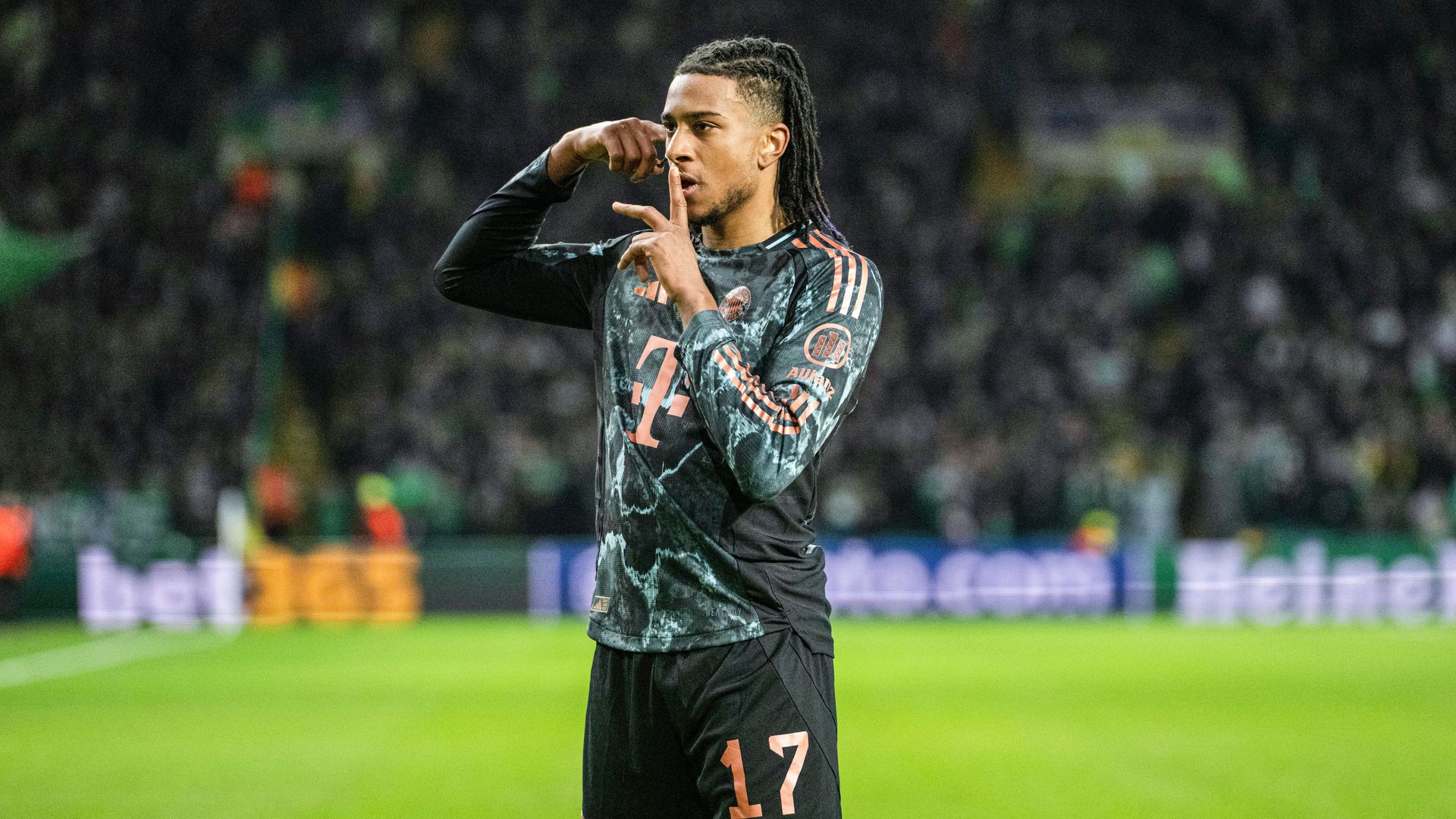 Former Bayern Munich player Owen Hargreaves lavishes praise on magician ...