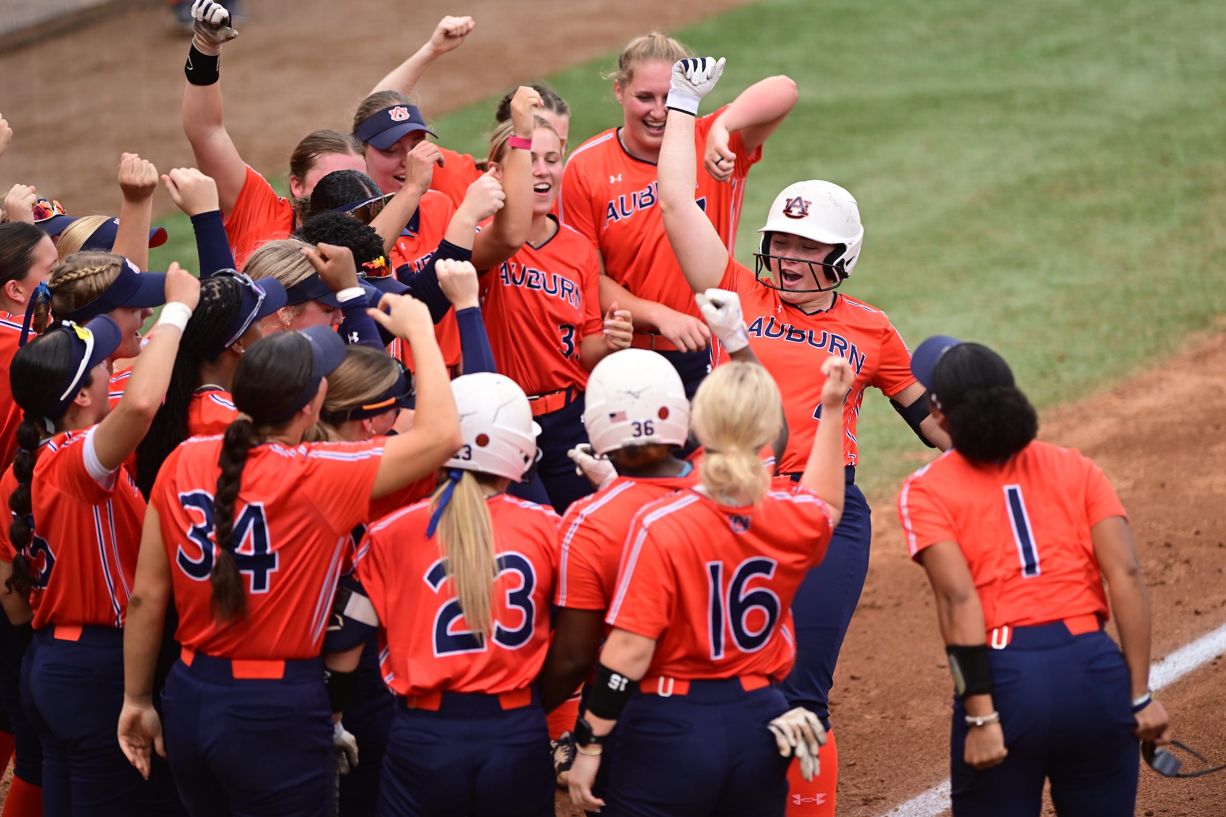 Auburn softball earns two more wins in Clearwater, moves to 8-0 on season