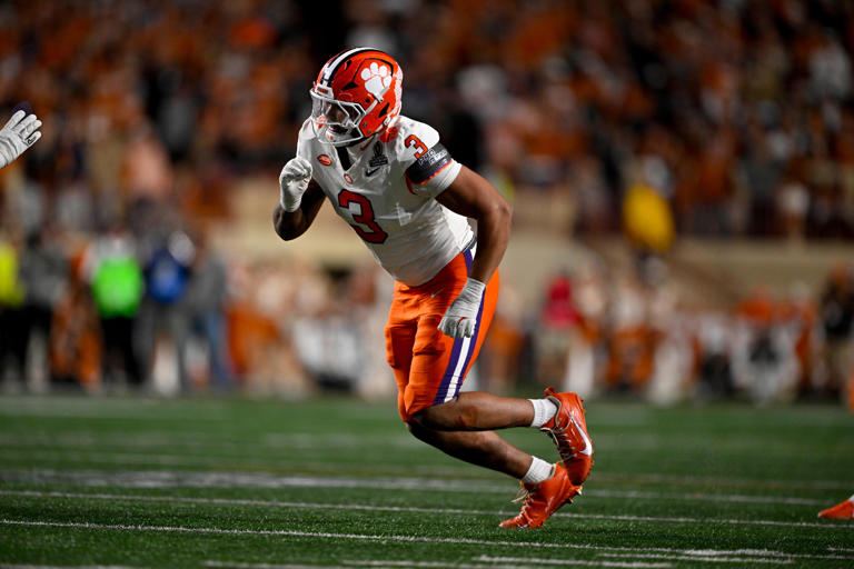 Clemson star T.J. Parker raves about defensive coordinator Tom Allen ...