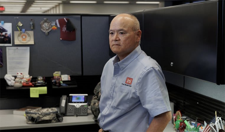 Federal workers forced to return to offices with no desks –– and plenty ...