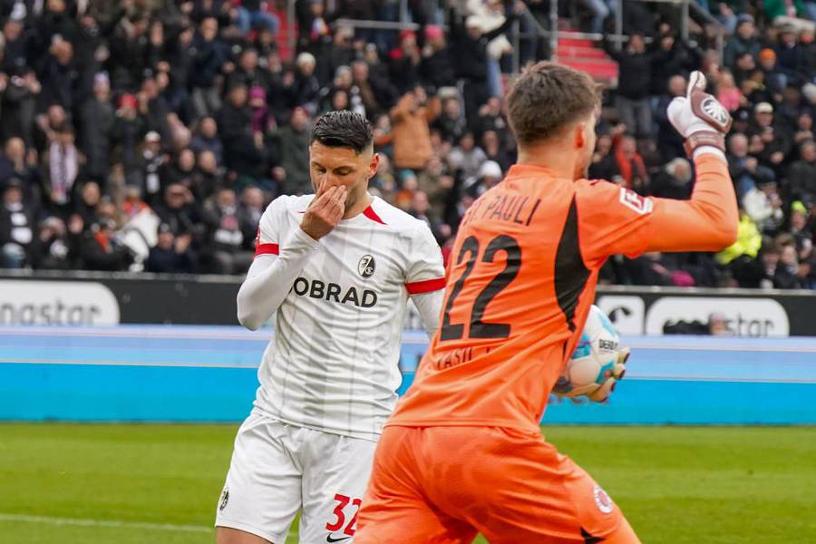 „Was ist das denn?“ Kläglicher Elfer-Fehlschuss