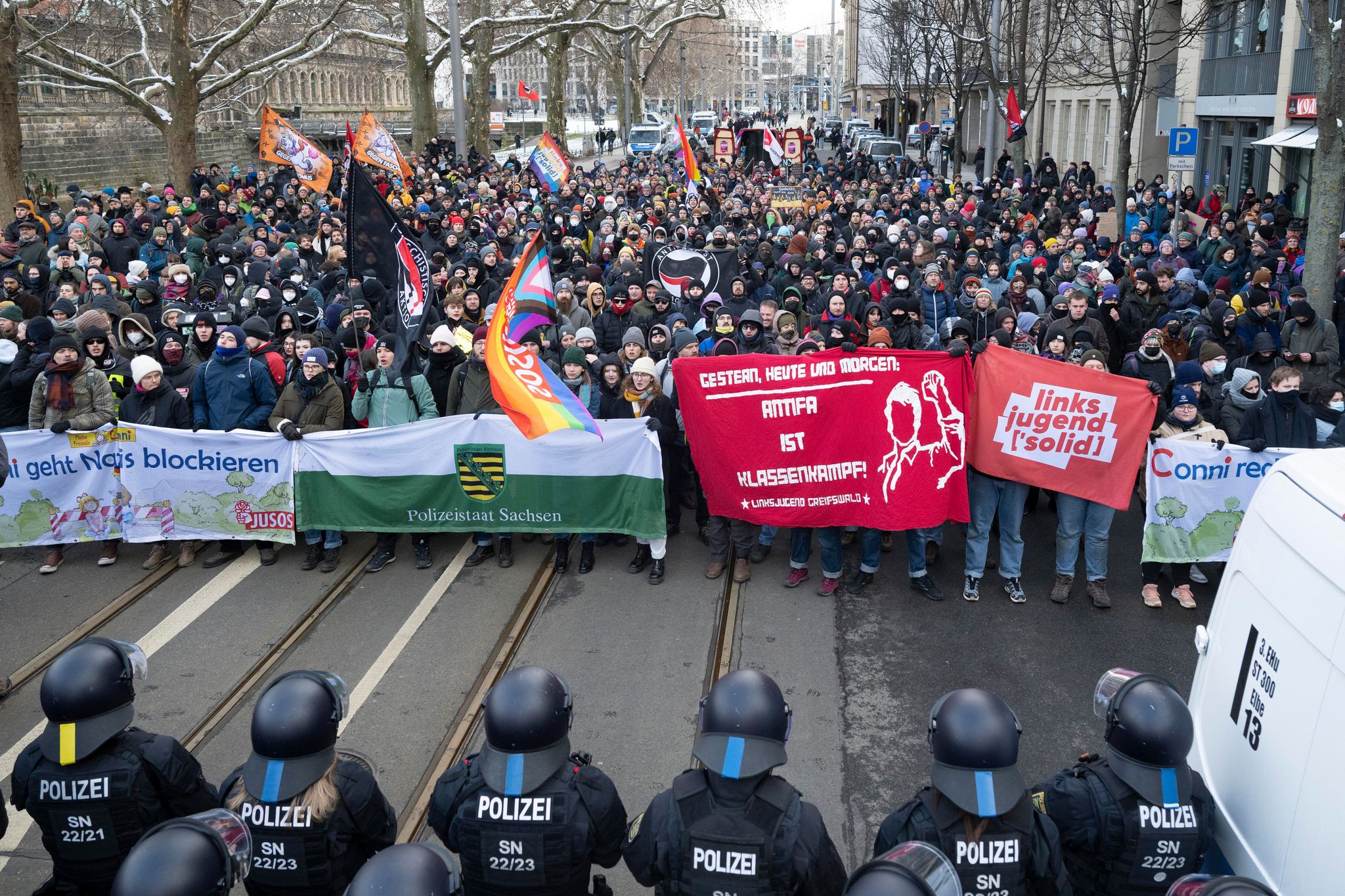 Polizei mit Einsatz bei Demonstrationen in Dresden zufrieden