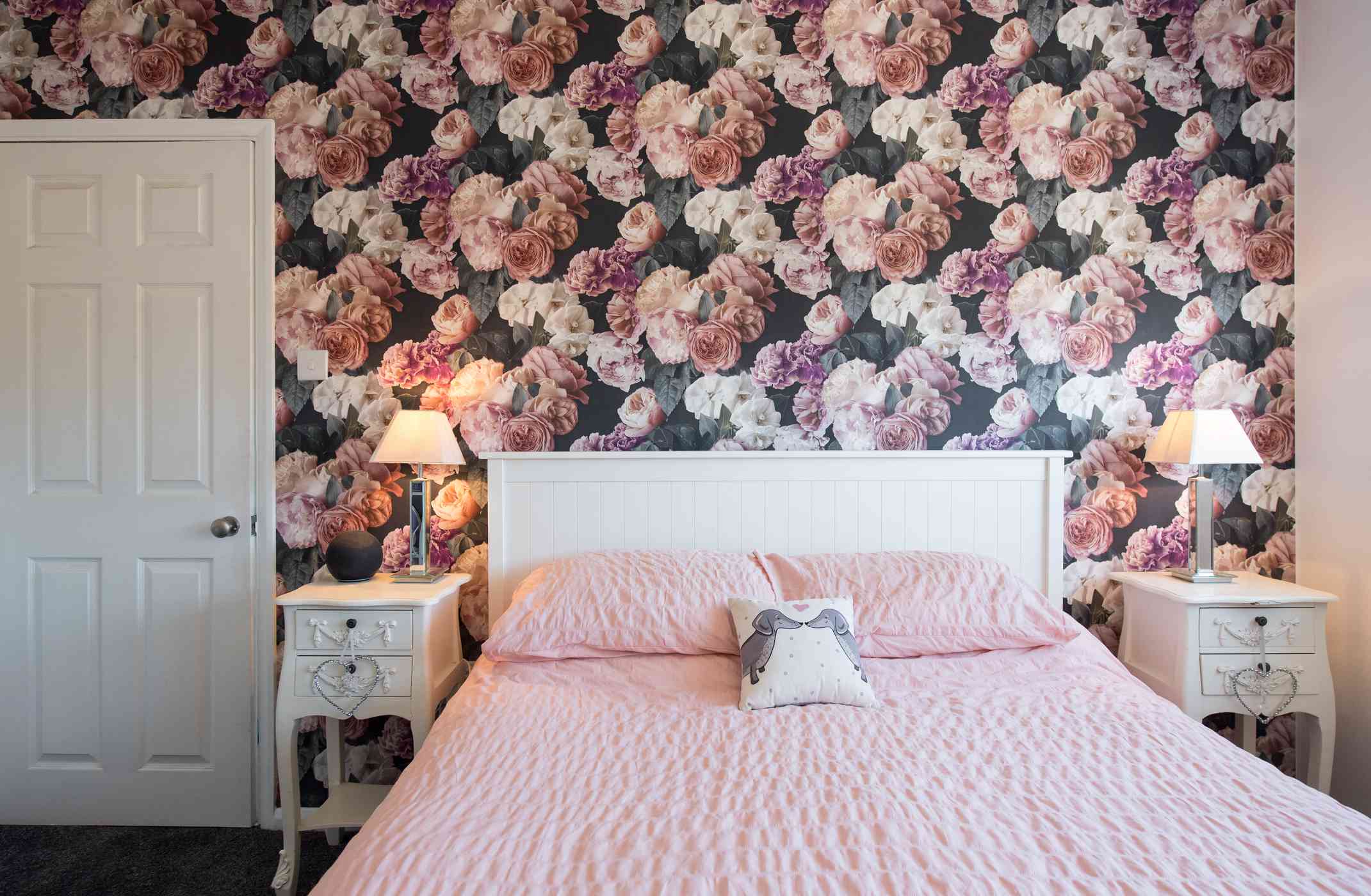 6 Wallpaper Trends That Are So Outdated, According to Designers