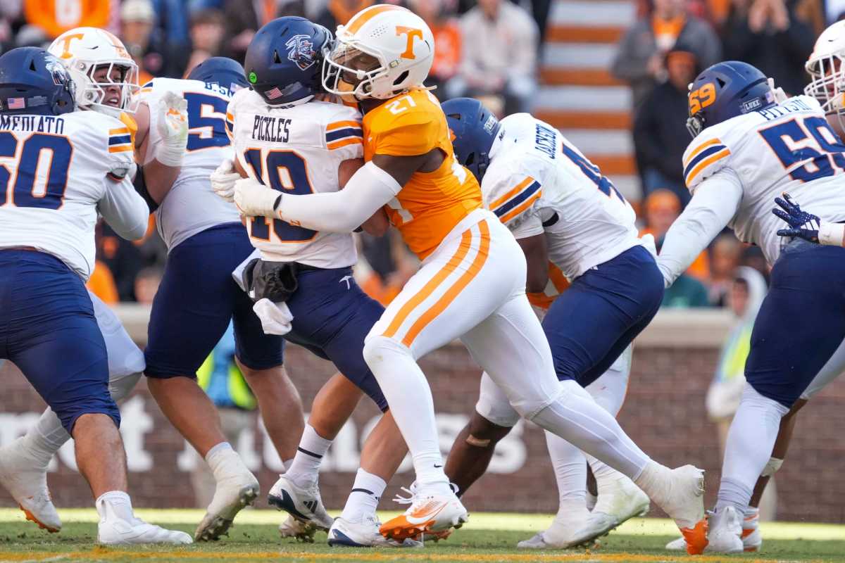 Tennessee Vols edge rusher James Pearce, Jr. stands alone in a crucial ...