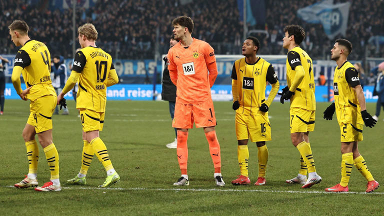 "Es kann draußen stehen, wer will": Nico Schlotterbeck rechnet nach Debakel des BVB in Bochum ...