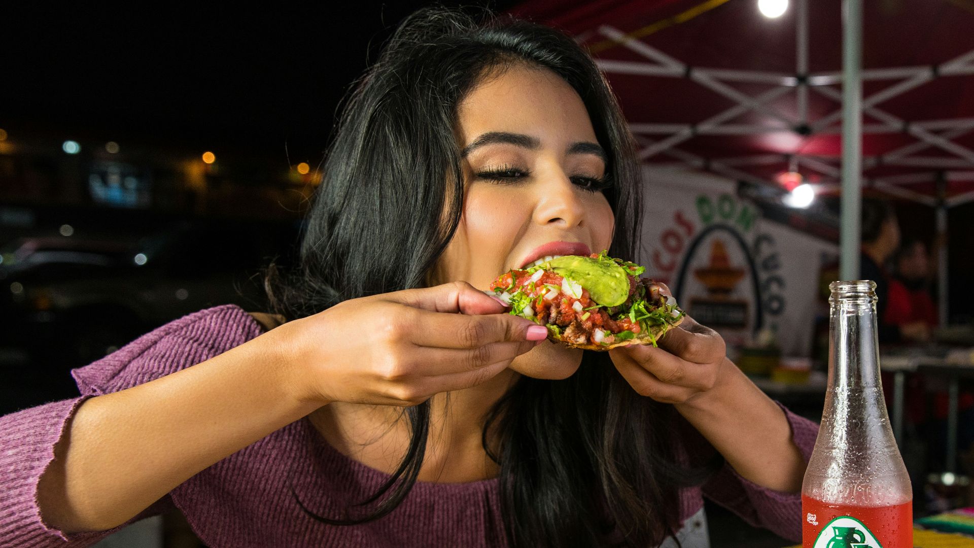 20 aliments salissants que vous ne devriez pas manger en public